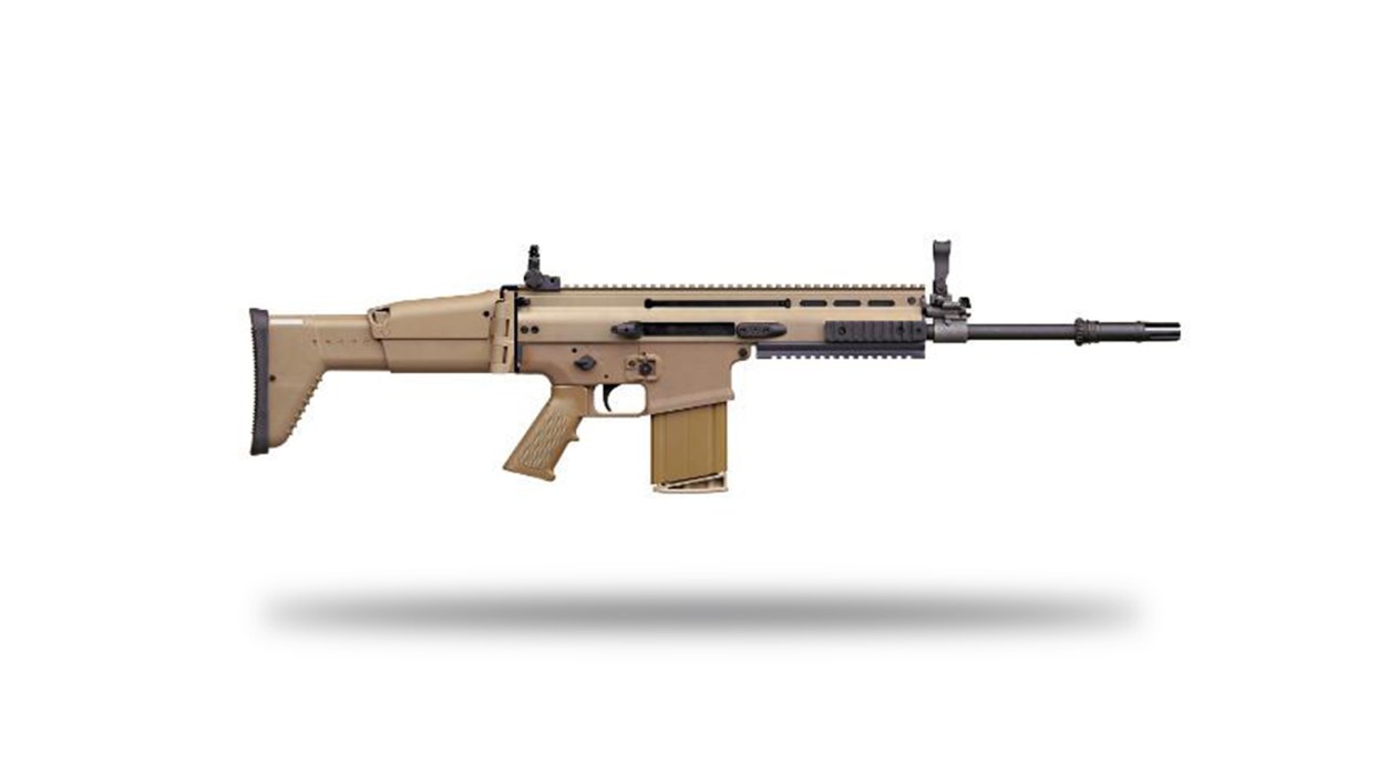 Shoot the FN SCAR-H Assault Rifle | Battlefield Vegas