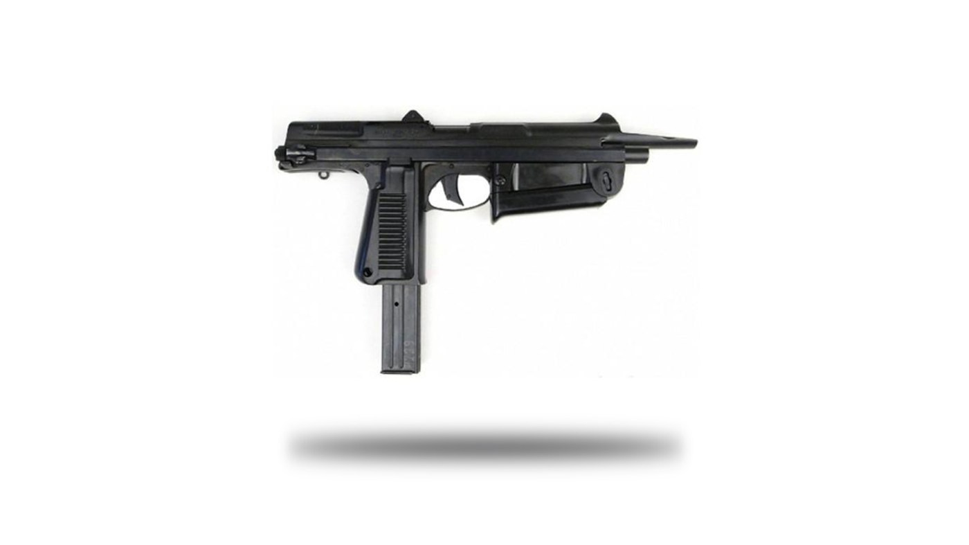 Shoot The RAK PM-63 SMG Pistol | Battlefield Vegas!