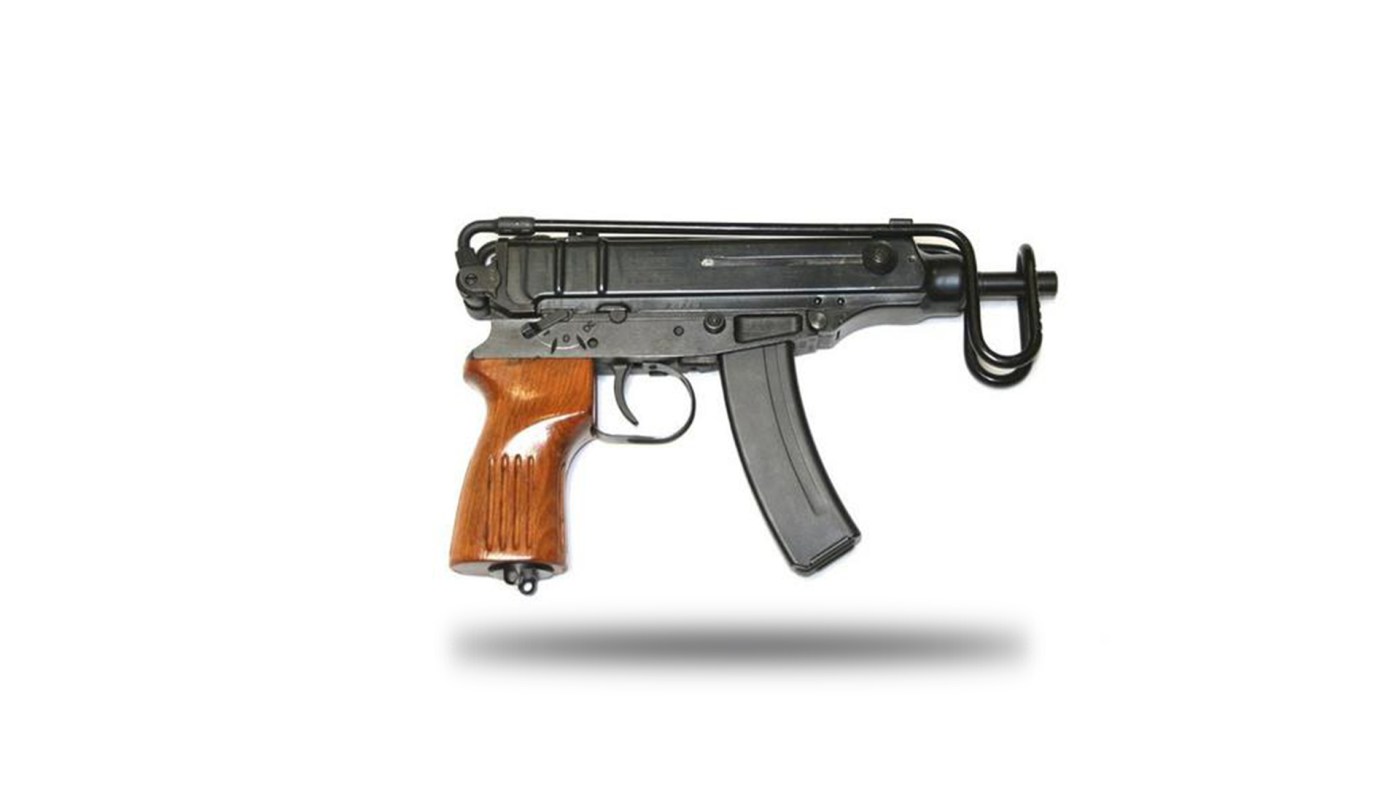 Shoot The Vz 61 Machine Pistol | Battlefield Vegas!