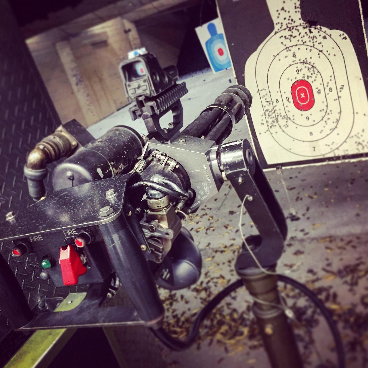 Shoot The Mini-Gun | Battlefield Vegas!